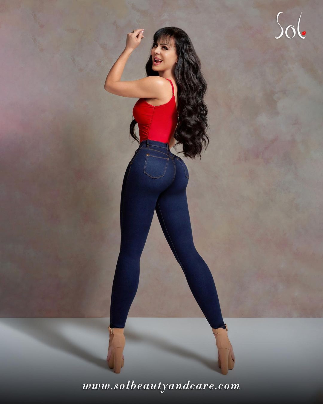 Maribel Guardia Es Criticada En Redes Sociales Por Abusar Del Photoshop De Forma Exagerada Y 