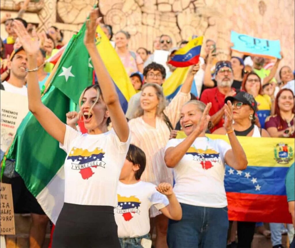 Celebran detención de Nicolás Maduro en Mérida.