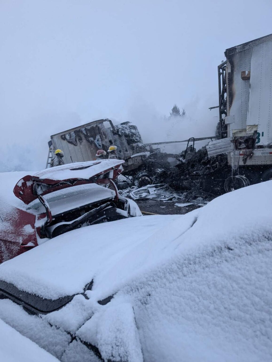 Colisión múltiple en la autopista 401 involucra a unos 50 vehículos en ...